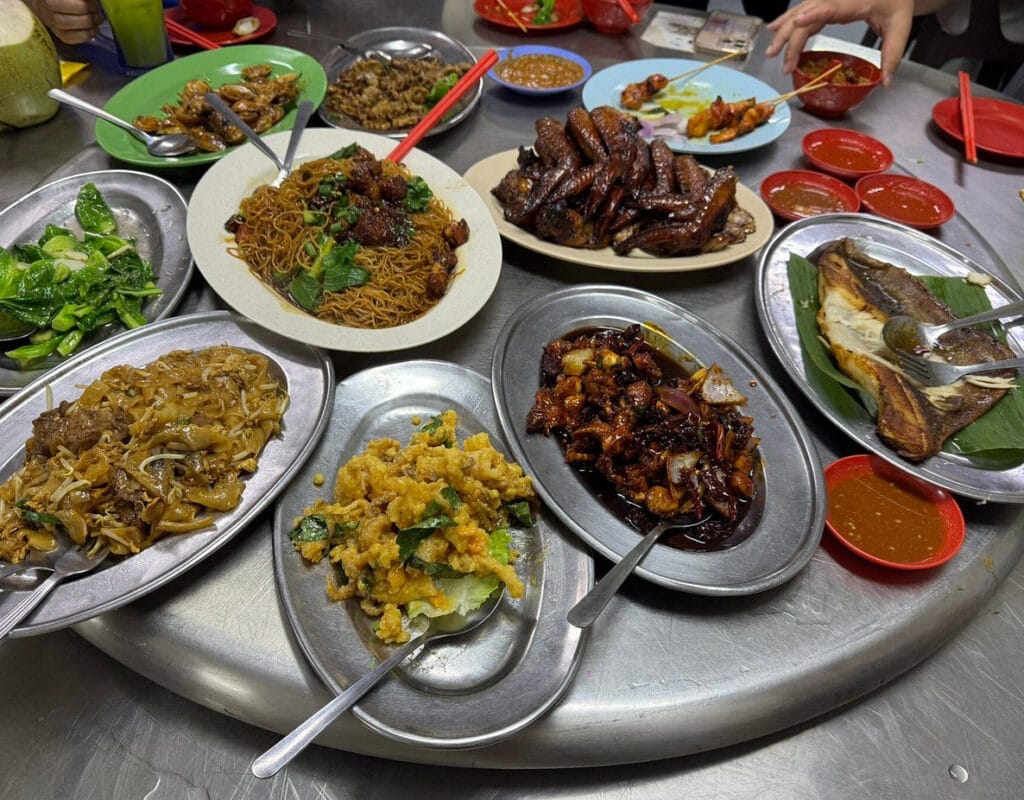 Must-Try Food on Kuala Lumpur’s Jalan Alor｜The Secret Behind Wong Ah ...
